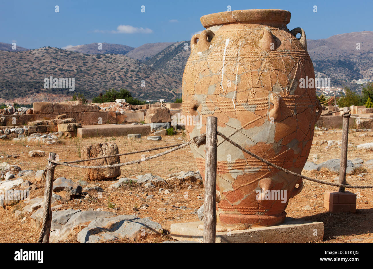 Giant pithos (storage jar). Minoan Palace of Malia, Crete, Greece Stock ...