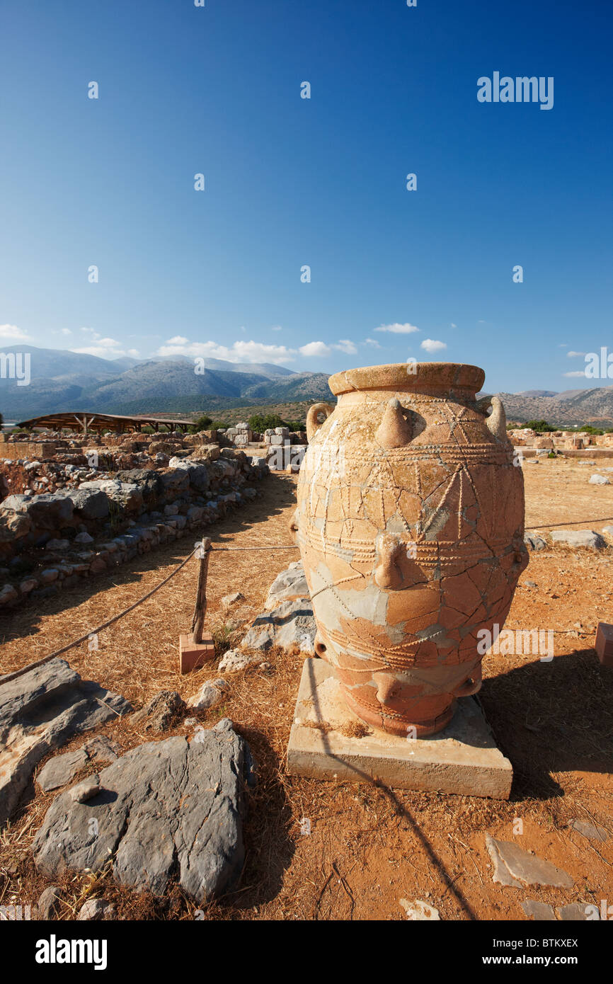 Giant pithos (storage jar). Minoan Palace of Malia, Crete, Greece Stock ...