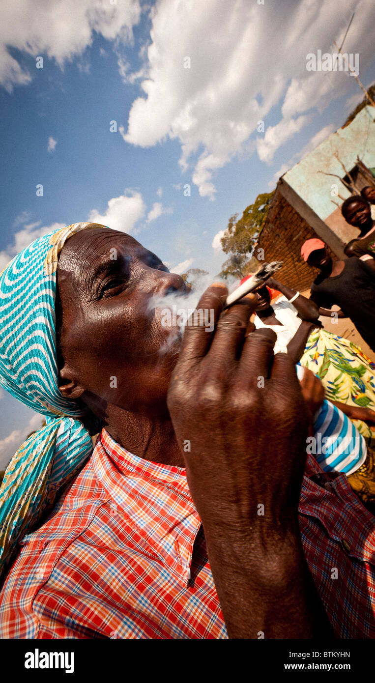 Cigarette smoking africa hi-res stock photography and images - Alamy