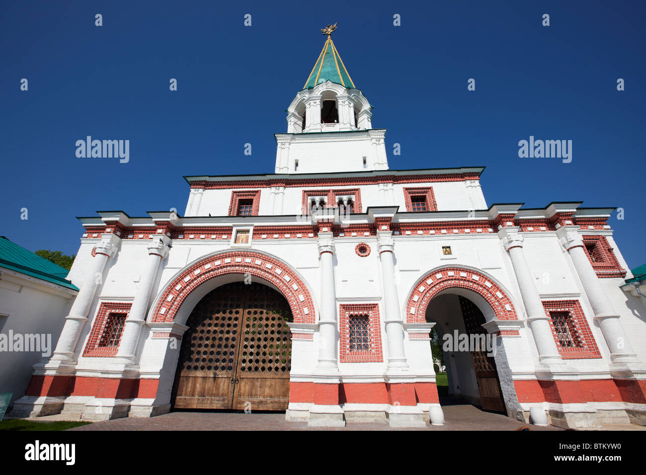 The Front Gate of the Kolomenskoye estate. Moscow, Russia Stock Photo ...