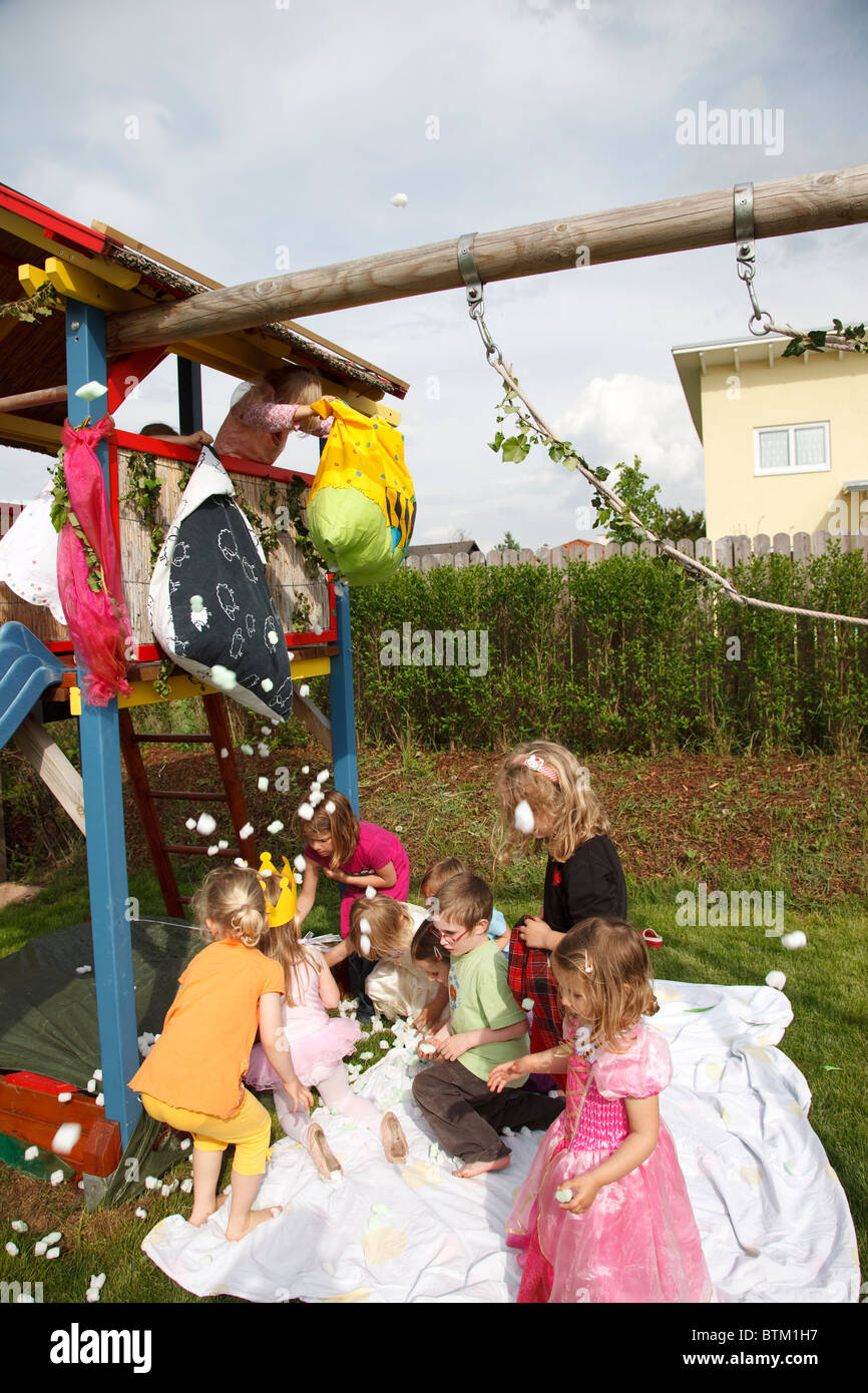 garden children party Stock Photo - Alamy