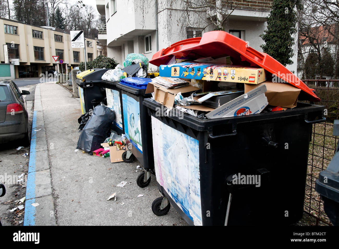 Garbage collections hi-res stock photography and images - Alamy