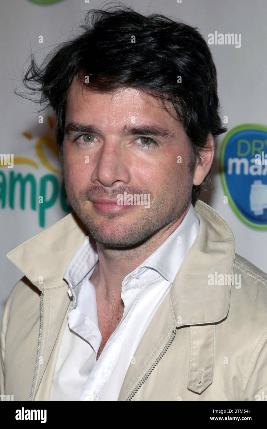 Pampers cruisers diapers hi-res stock photography and images - Alamy