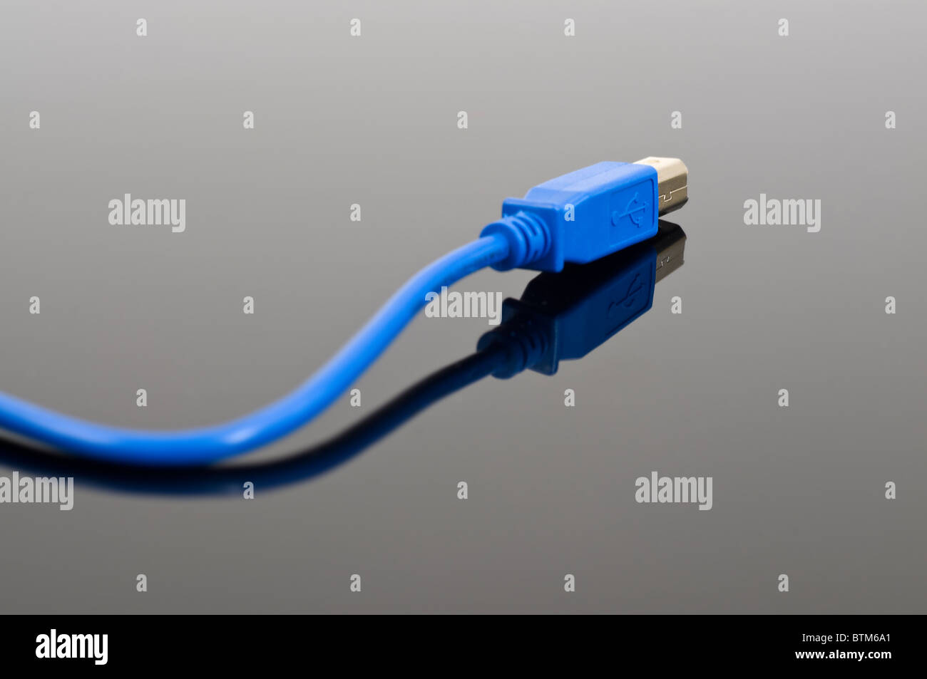 Blue cable pc hi-res stock photography and images - Alamy