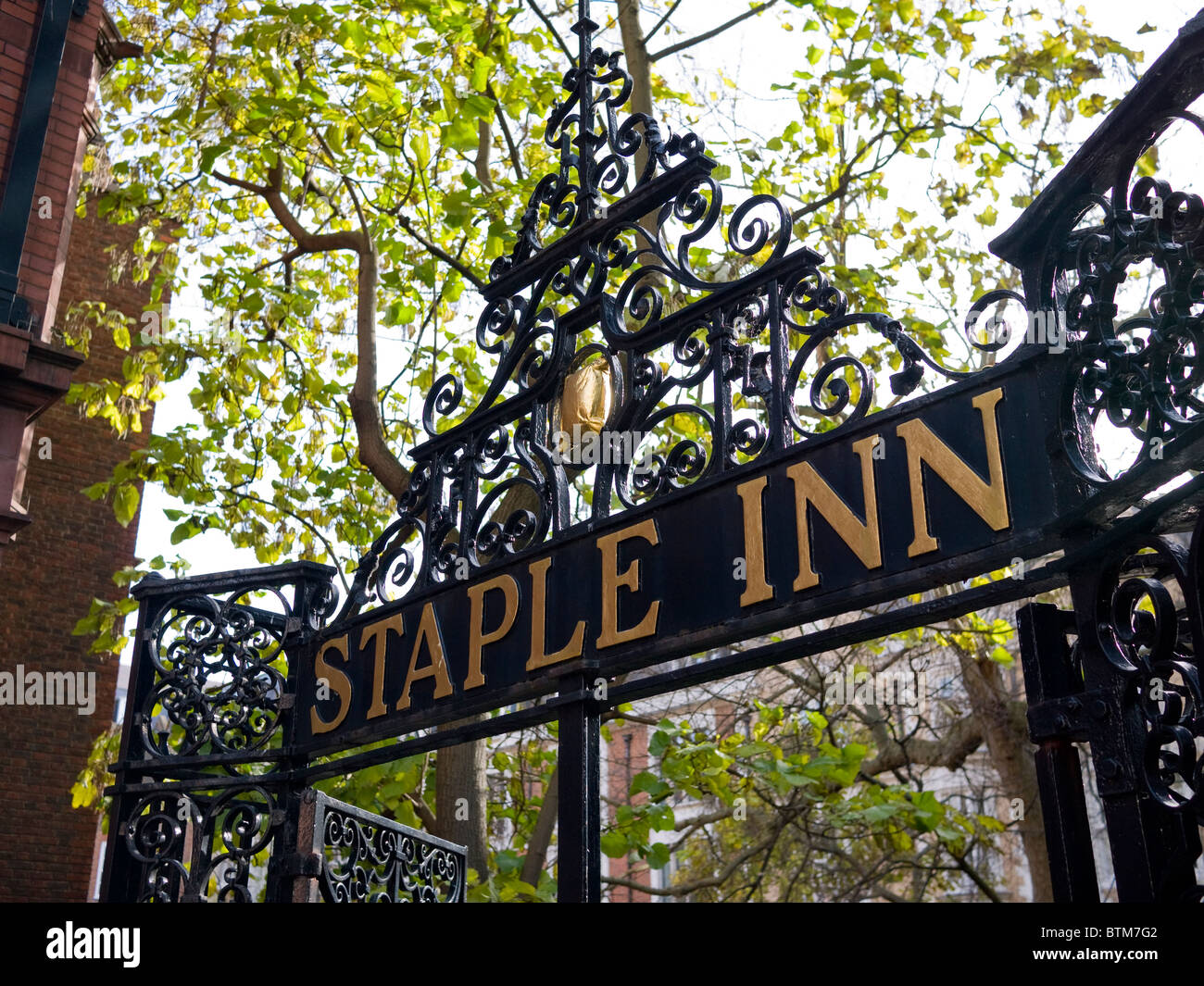 Gateway to Staple Inn High Holborn in London, England Stock Photo - Alamy