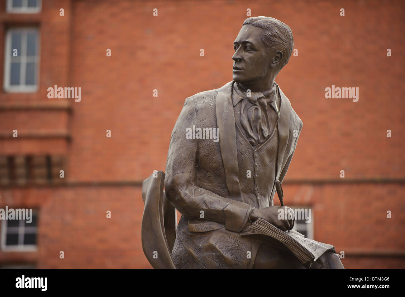 Memorial statue of for welsh actor singer and composer IVOR NOVELLO IN ...
