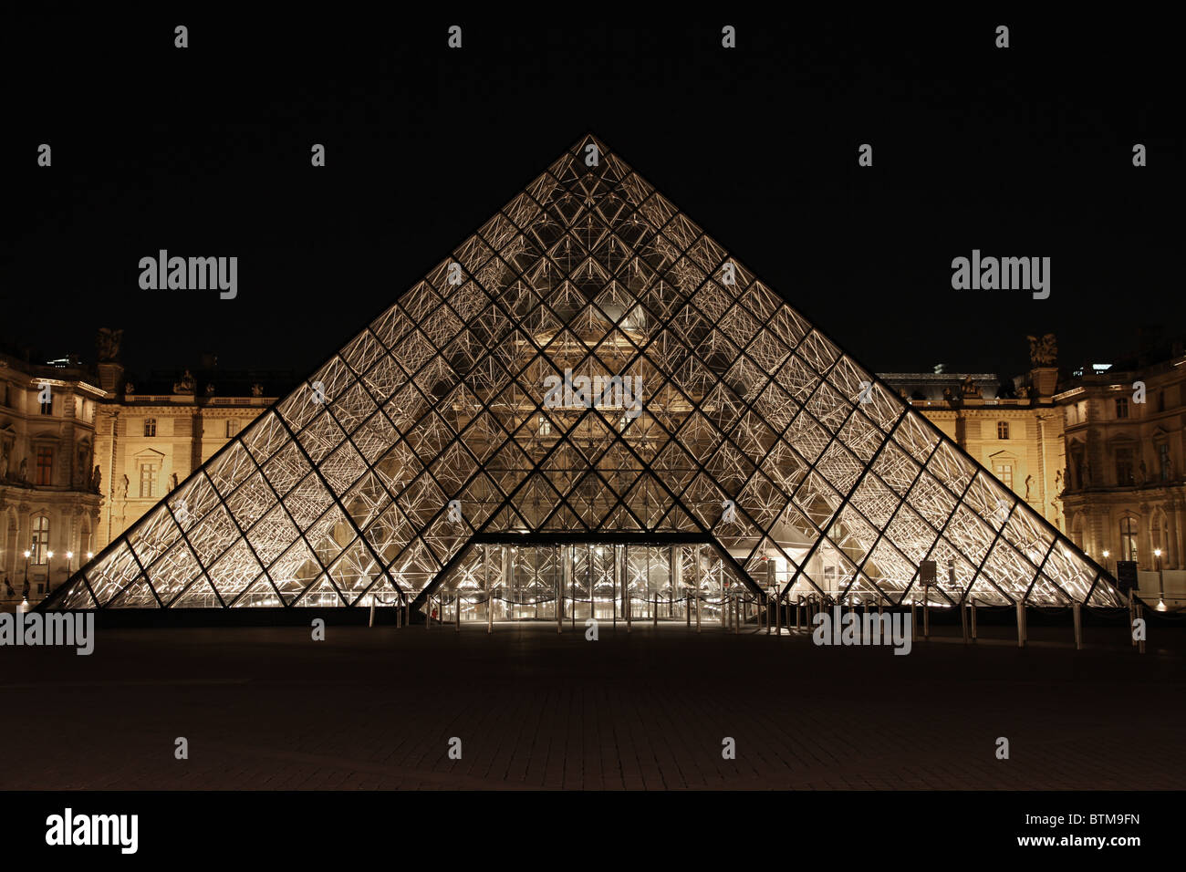 Louvre pyramid structure hi-res stock photography and images - Alamy
