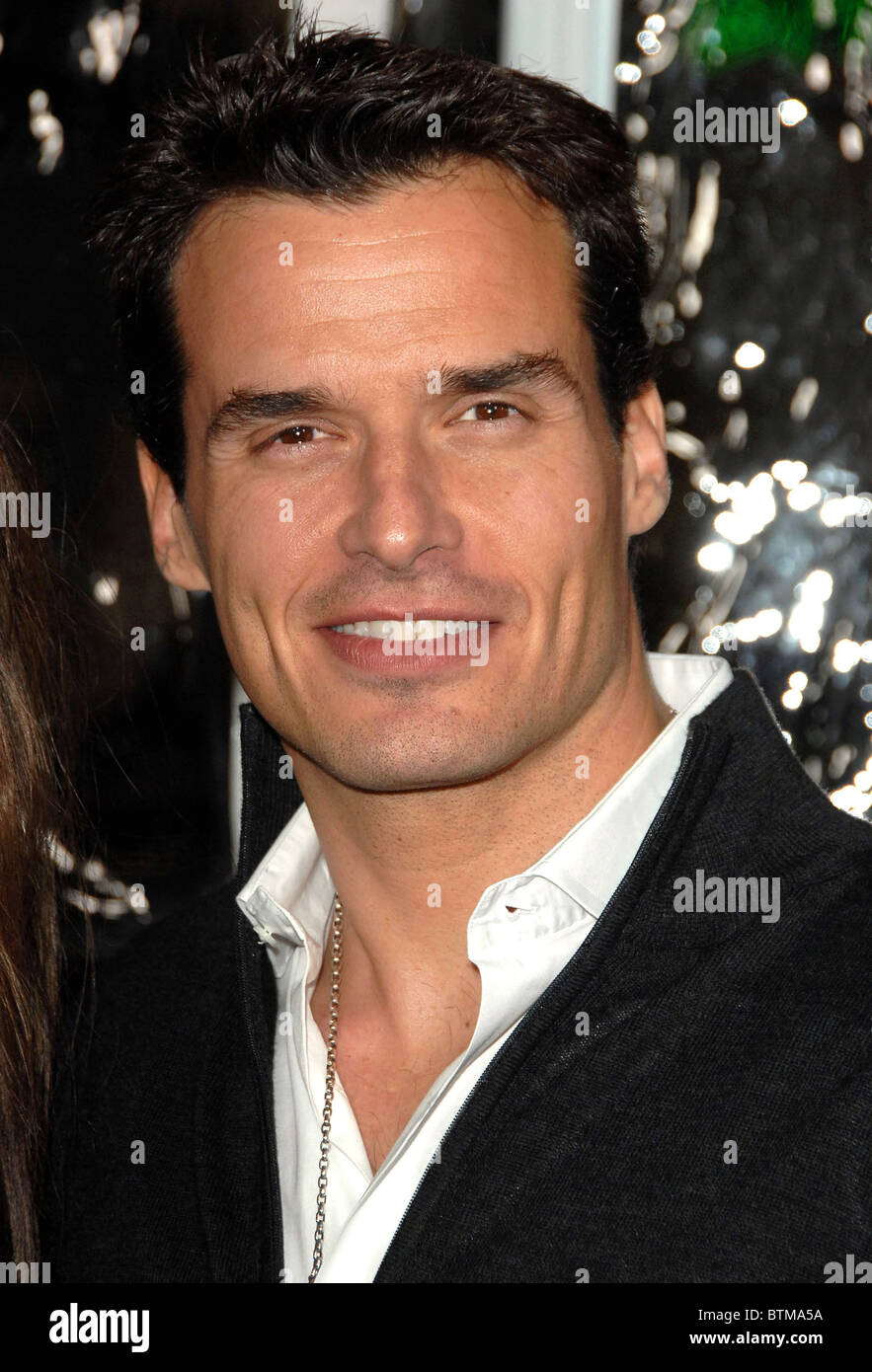 EDGE OF DARKNESS Premiere Stock Photo - Alamy