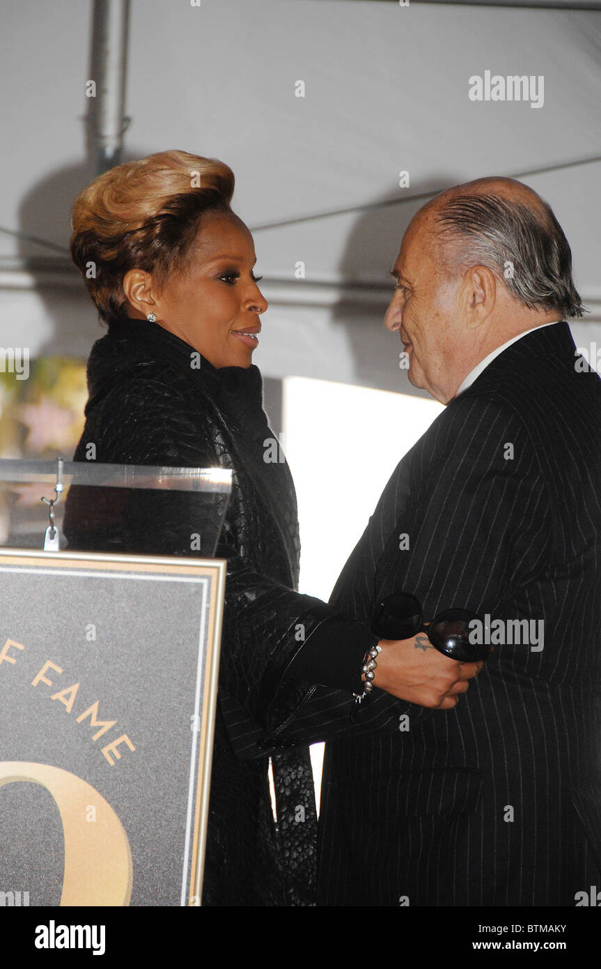 Star on the Hollywood Walk of Fame for Doug Morris Stock Photo - Alamy