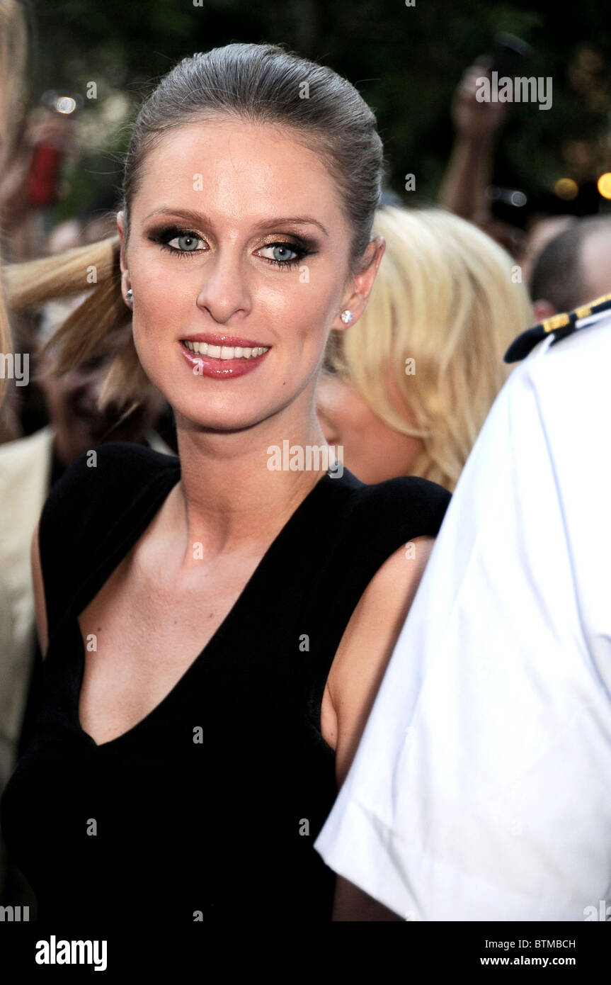 USO Hosts Fleet Week Event A Swingin' Salute To Our Troops Stock Photo ...