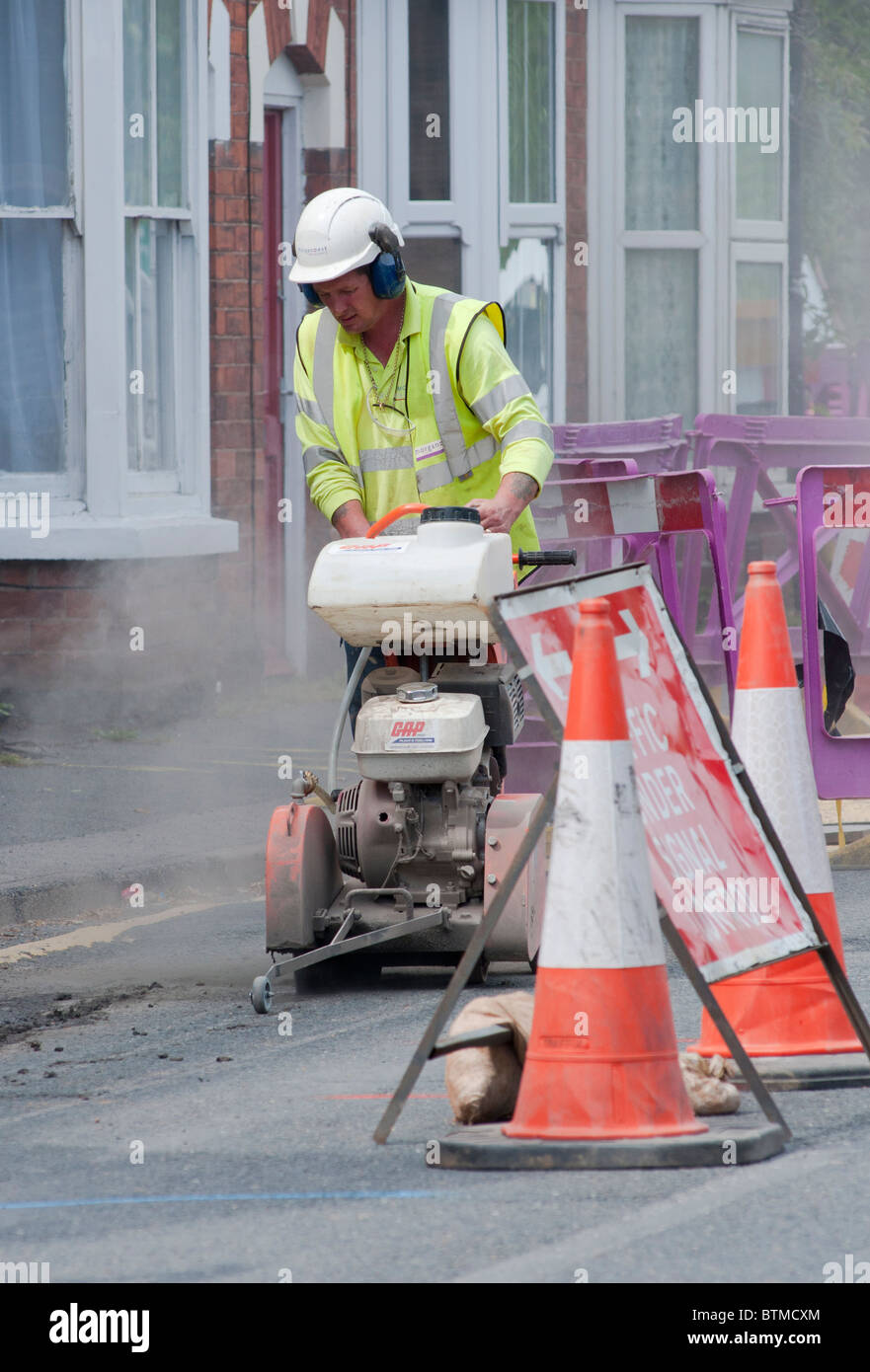 Gas pipe repairs in Redditch, Worcestershire, UK (2010 Stock Photo - Alamy