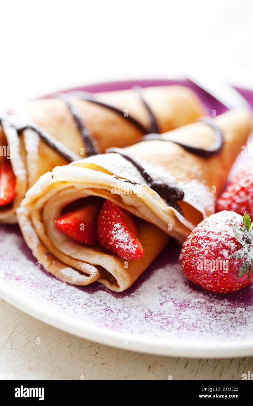Crepe cone hi-res stock photography and images - Alamy