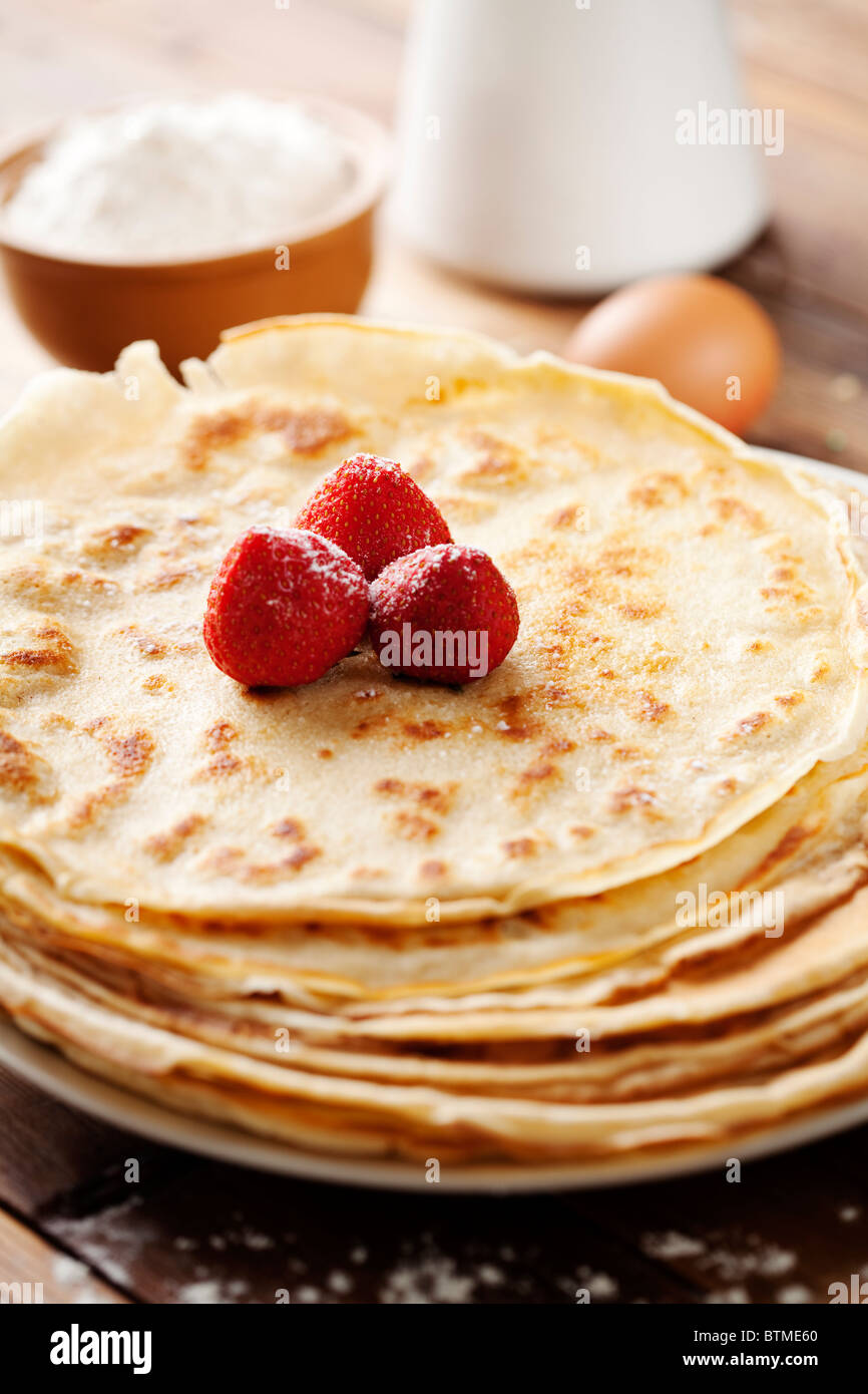 Crepes strawberries pancakes dessert hi-res stock photography and ...