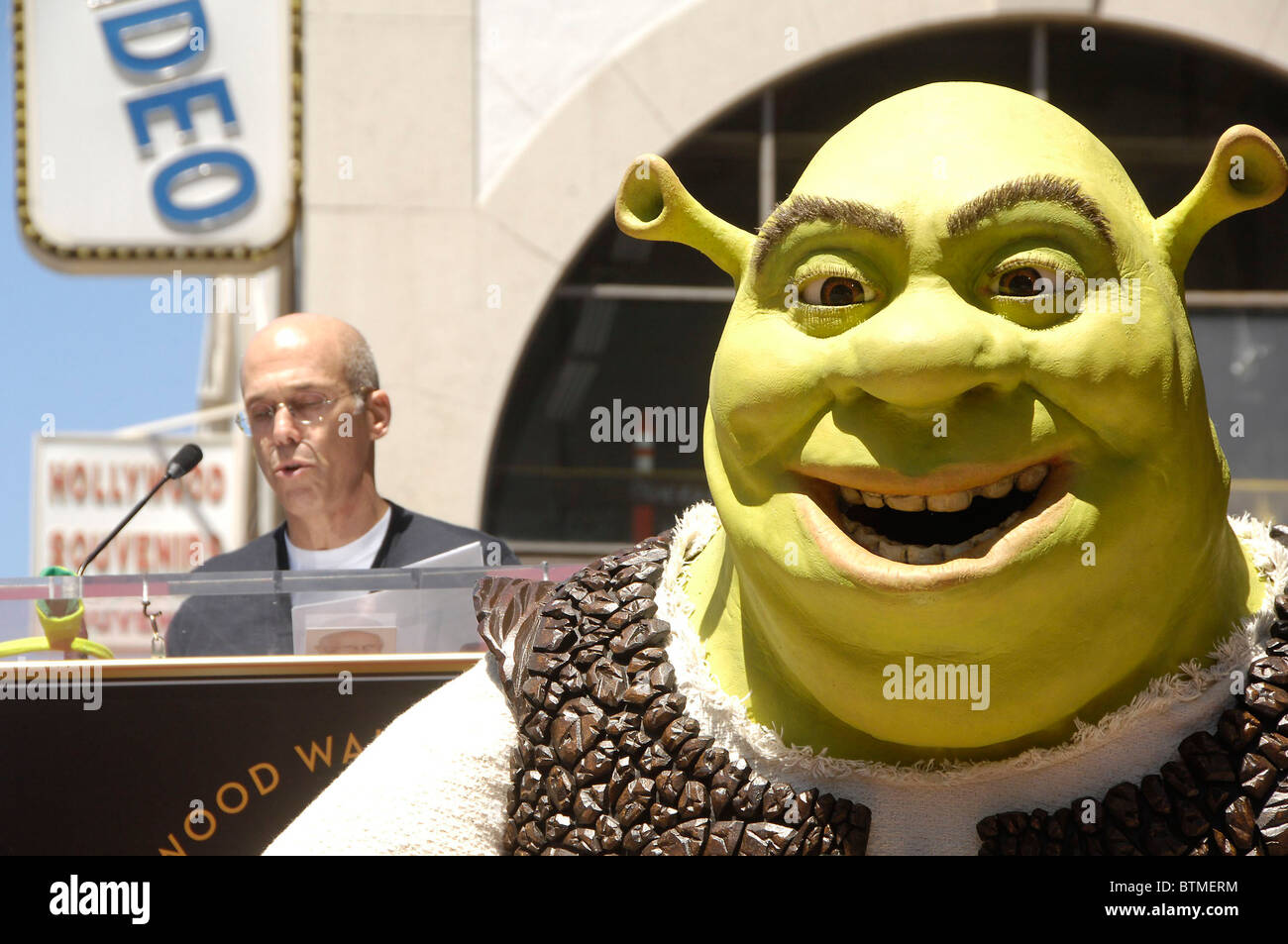 Shrek head hi-res stock photography and images - Alamy
