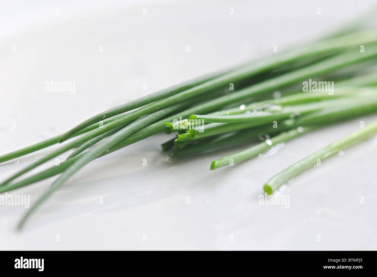 Bunch fresh chives leaves hi-res stock photography and images - Alamy