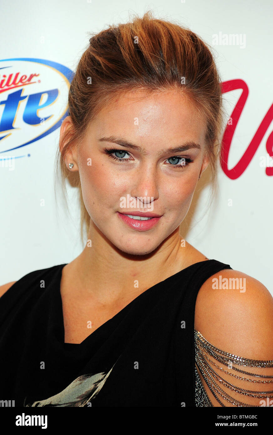 Bar refaeli sports illustrated swimsuit hi-res stock photography and ...