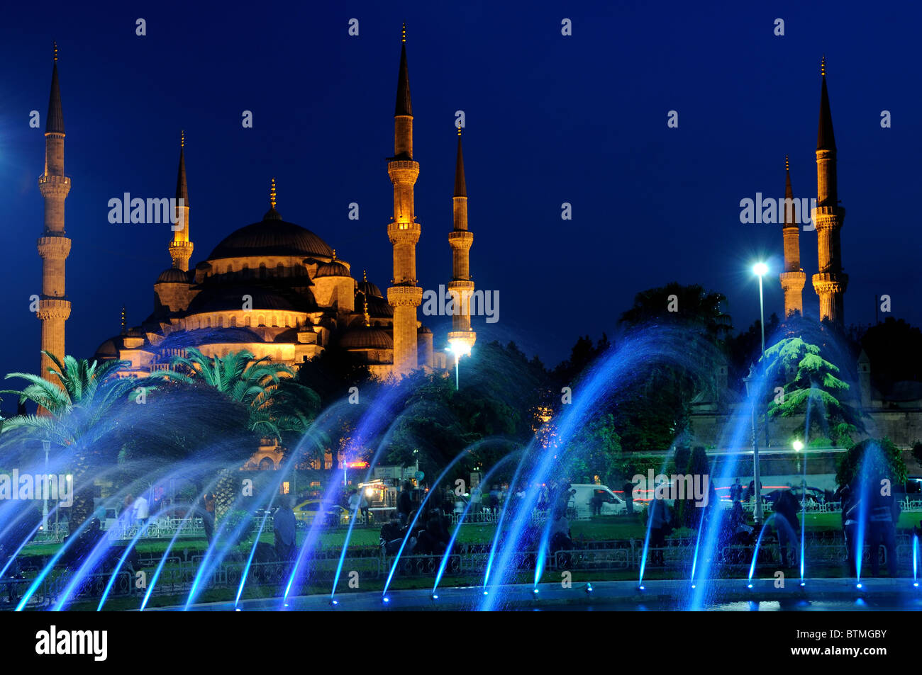 Blue mosque and fountain Stock Photo - Alamy