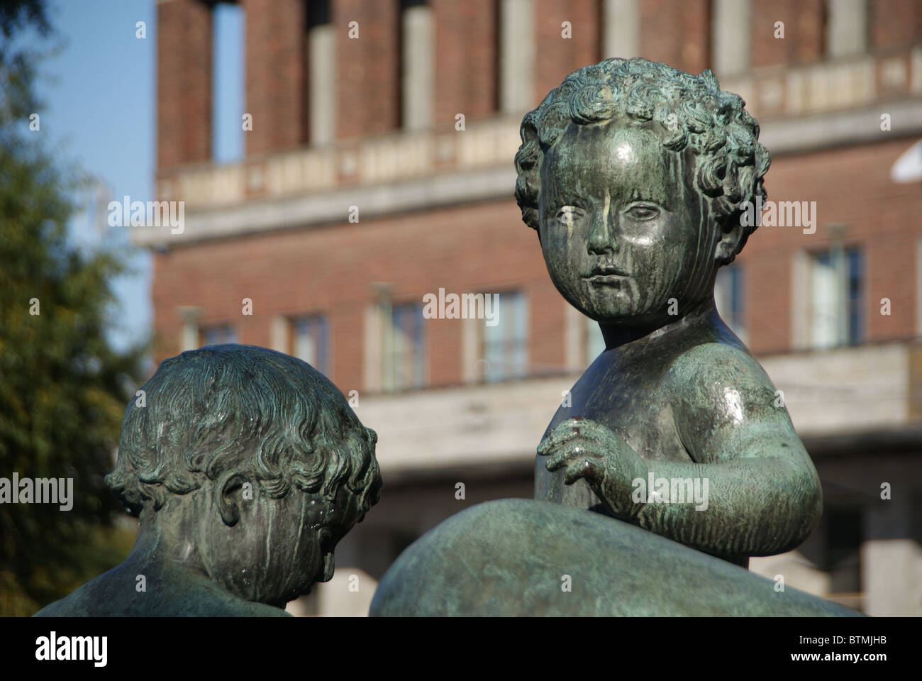 Baby statue hi-res stock photography and images - Alamy