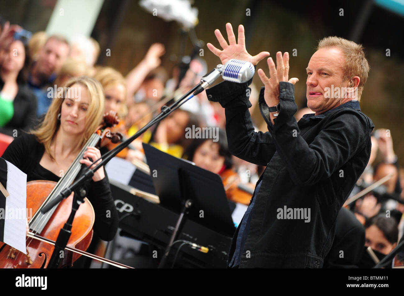 Tongue sticking out concert hi-res stock photography and images - Alamy