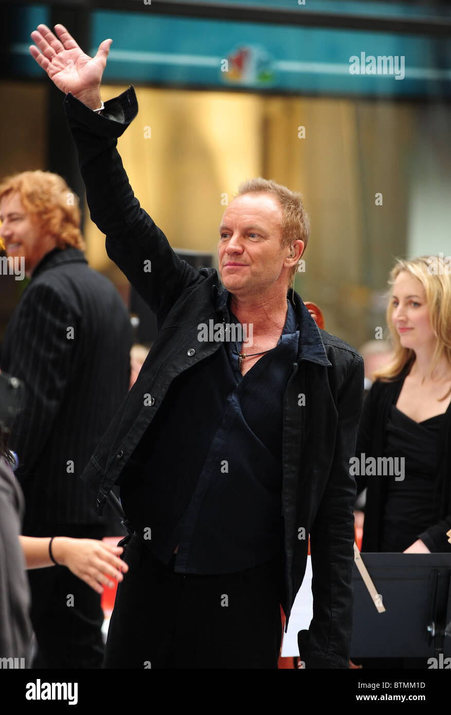 Sting performing 2010 hi-res stock photography and images - Alamy