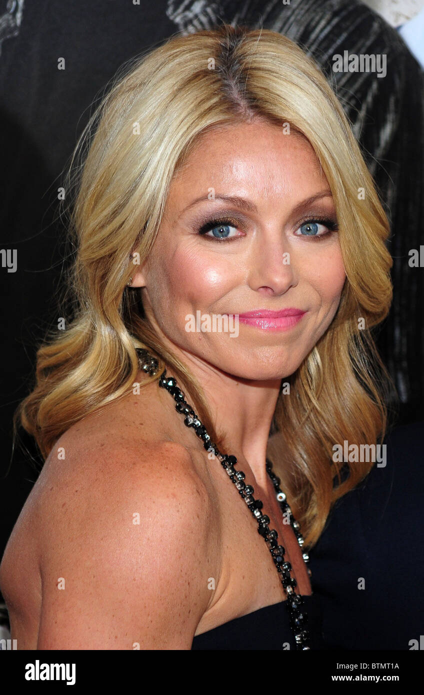 Kelly ripa headshot hi-res stock photography and images - Alamy