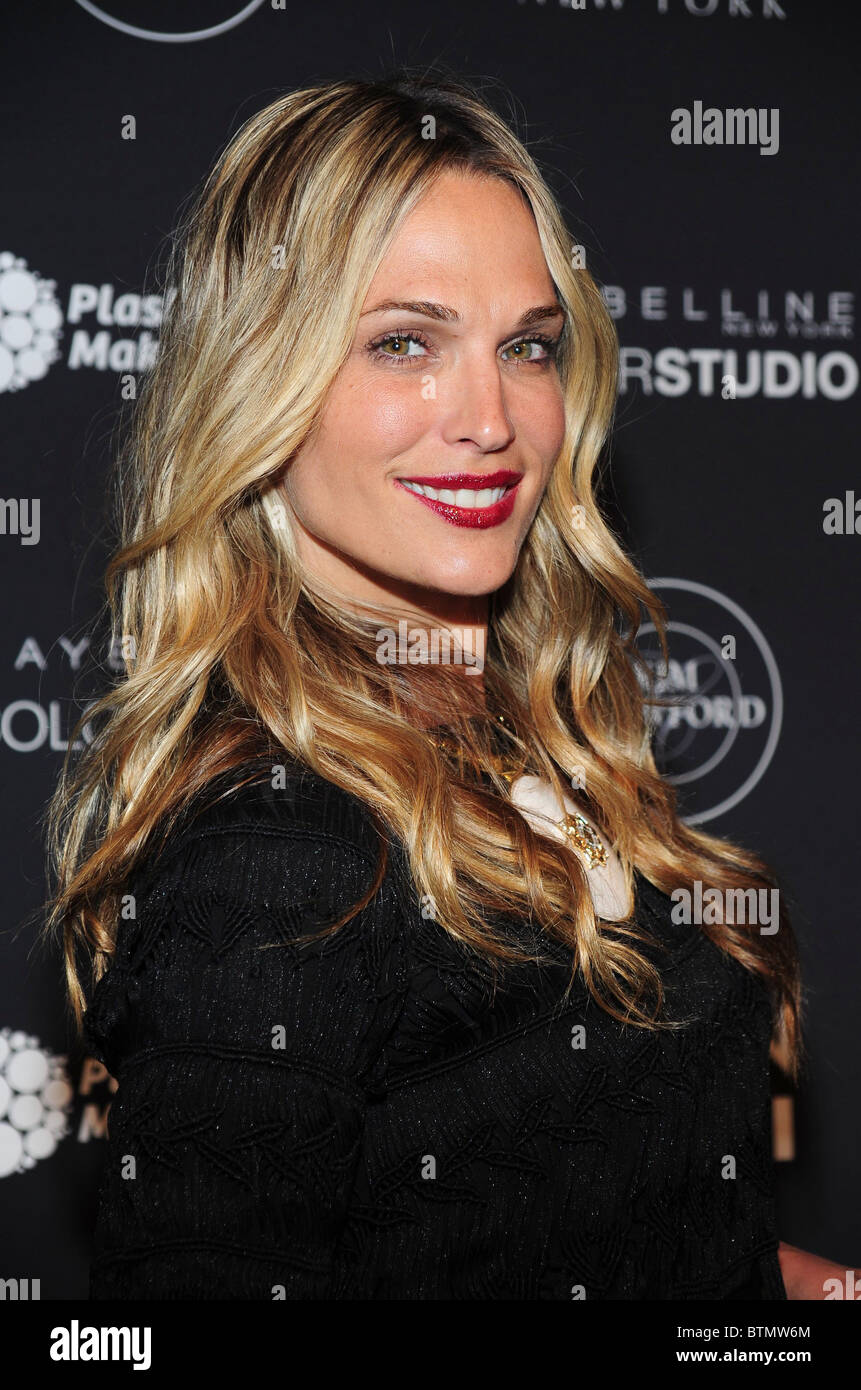 Molly sims mercedes benz fashion week hi-res stock photography and ...