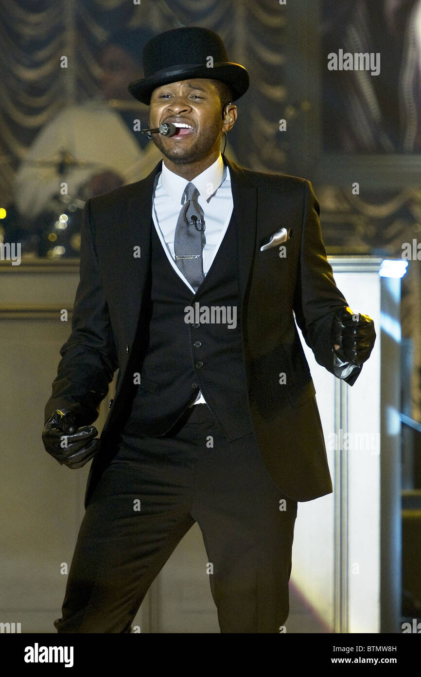 Good Morning America GMA Concert with USHER Stock Photo - Alamy