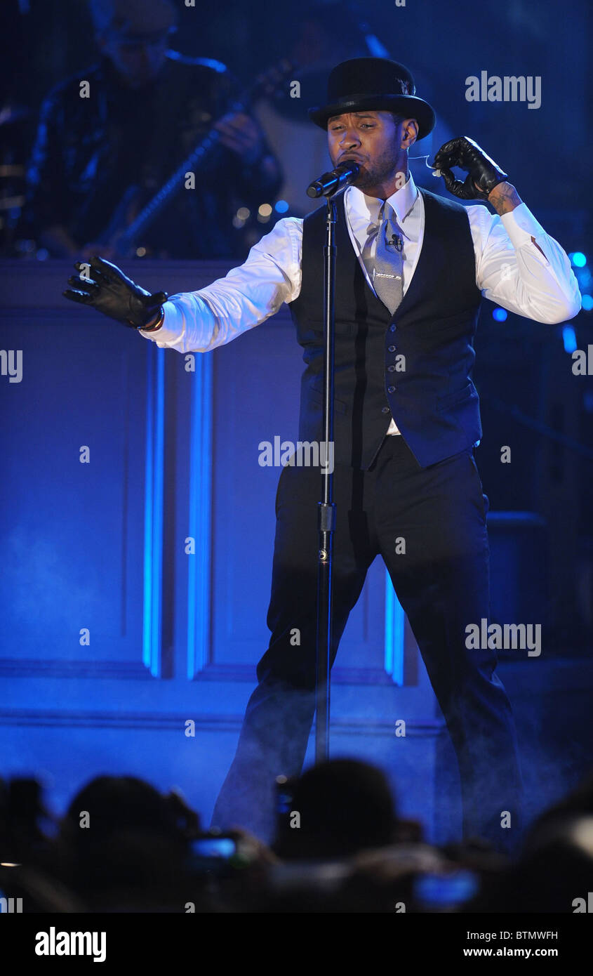 Good Morning America GMA Concert with USHER Stock Photo - Alamy