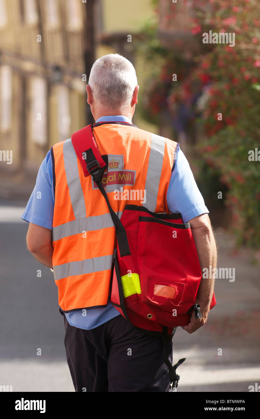 English rural postman hi-res stock photography and images - Alamy