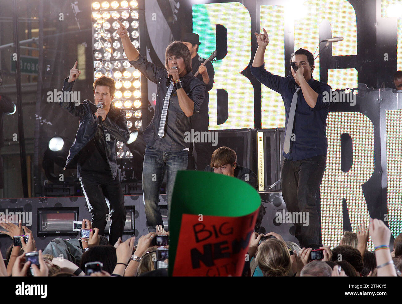 Nickelodeon's BIG TIME RUSH Concert in Times Square Stock Photo - Alamy