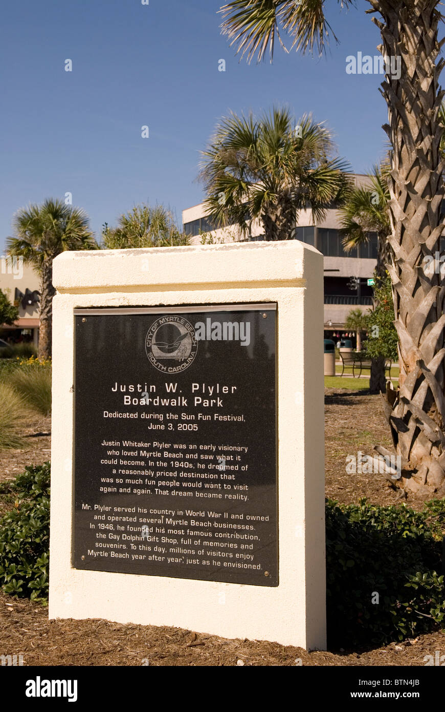 Park dedication sign hi-res stock photography and images - Alamy