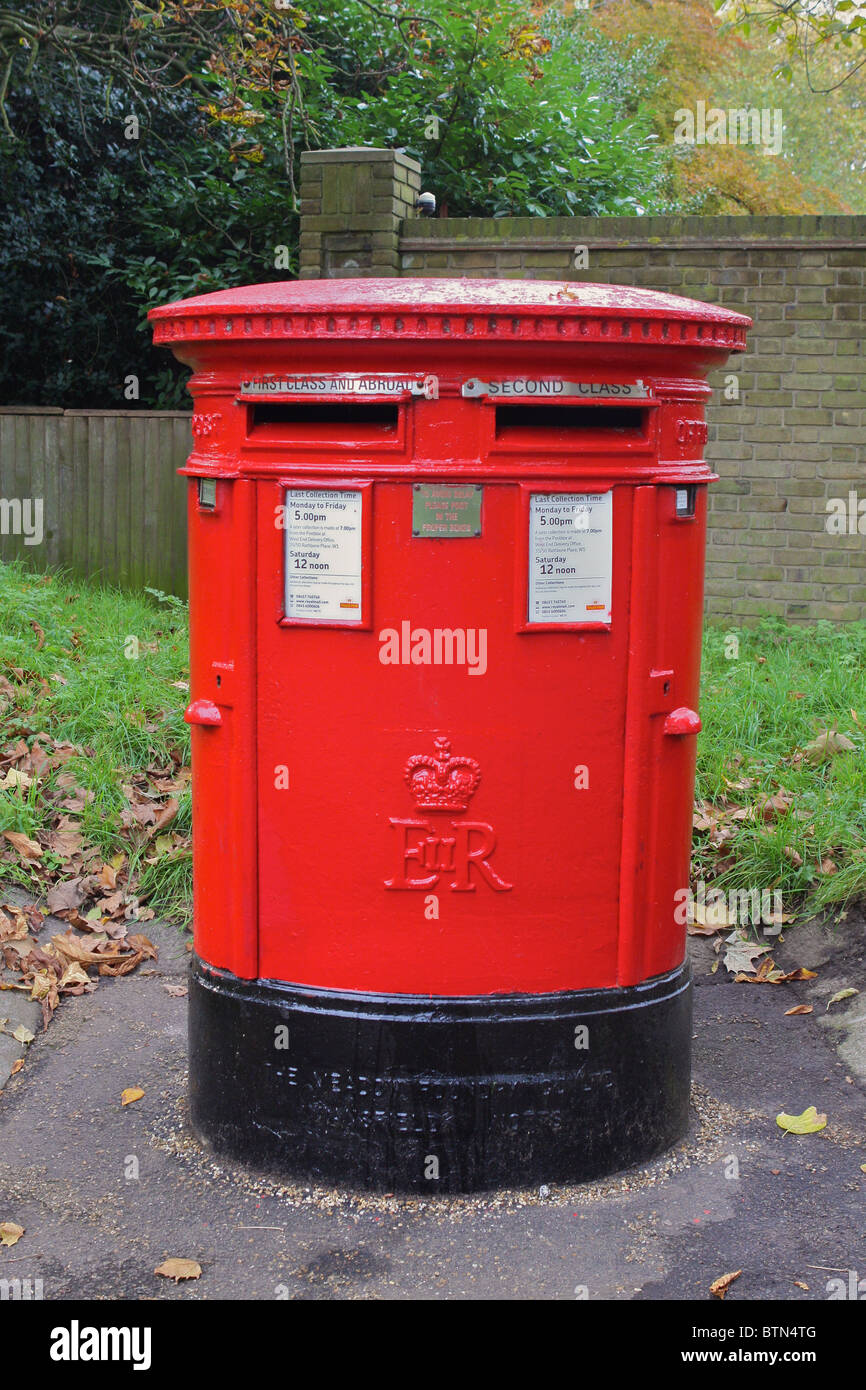 Double red British mail/post box Stock Photo - Alamy