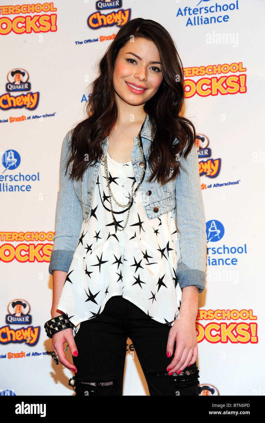 Miranda t cosgrove hi-res stock photography and images - Alamy