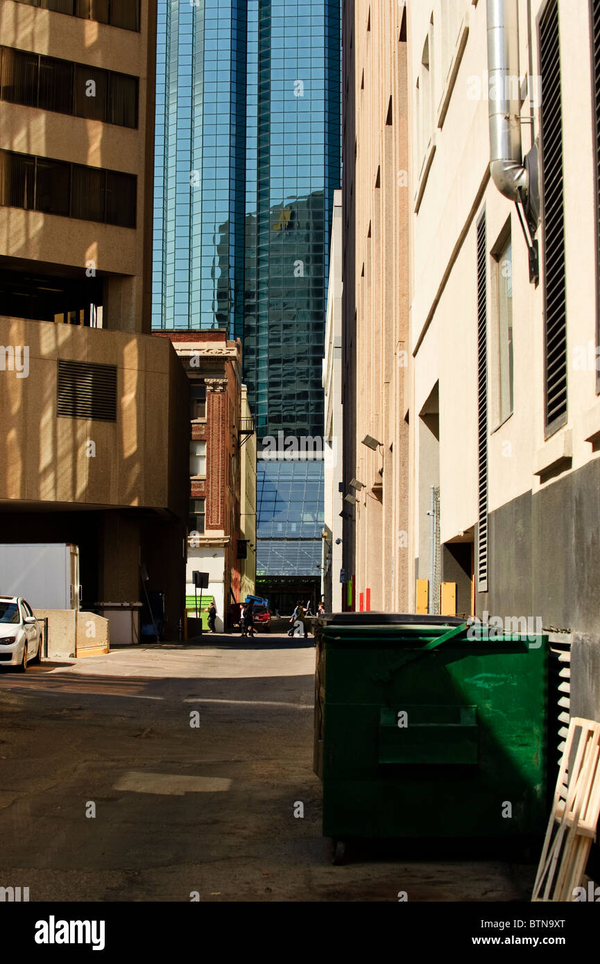 Back alley perspective hi-res stock photography and images - Alamy