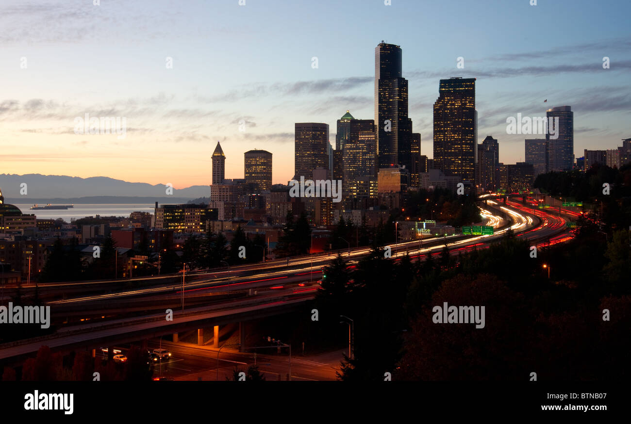 Rush hour on I-5 in Seattle Washington Stock Photo - Alamy