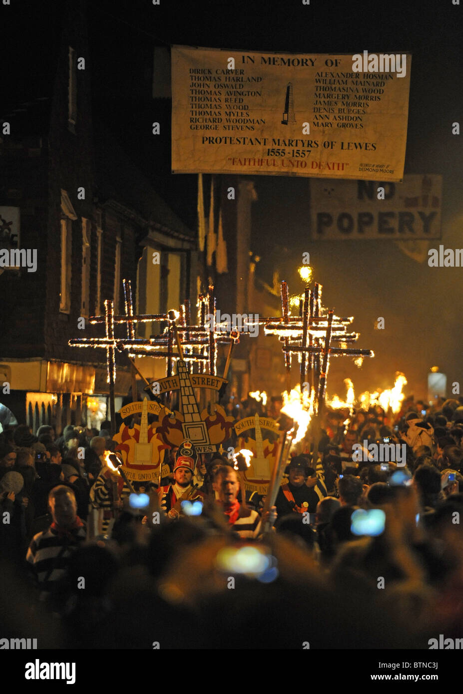 Thousands turned out for the annual Bonfire Processions through the ...