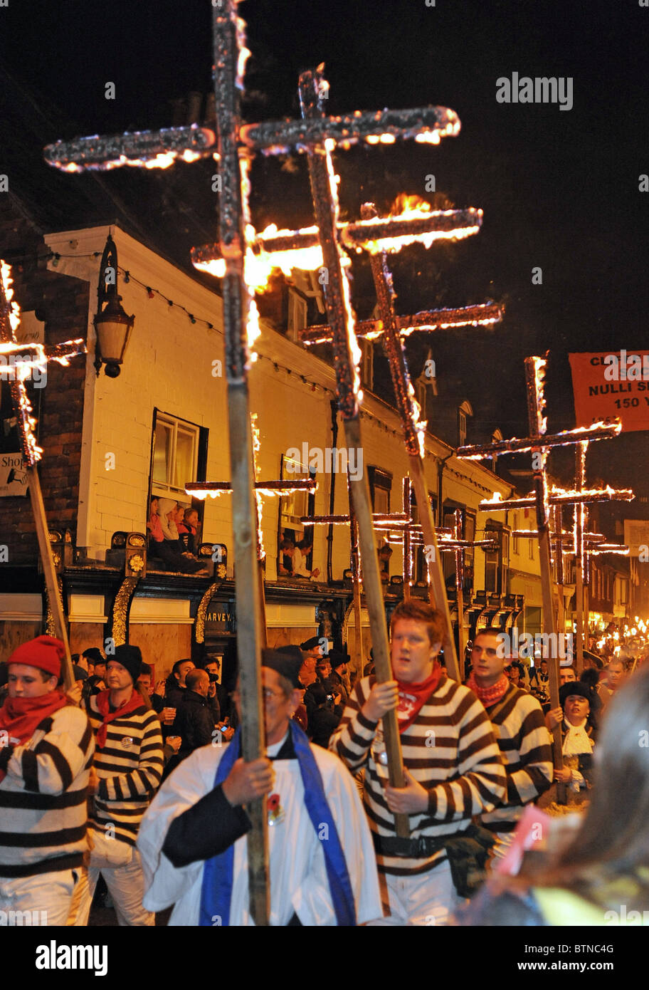 Thousands turned out for the annual Bonfire Processions through the ...