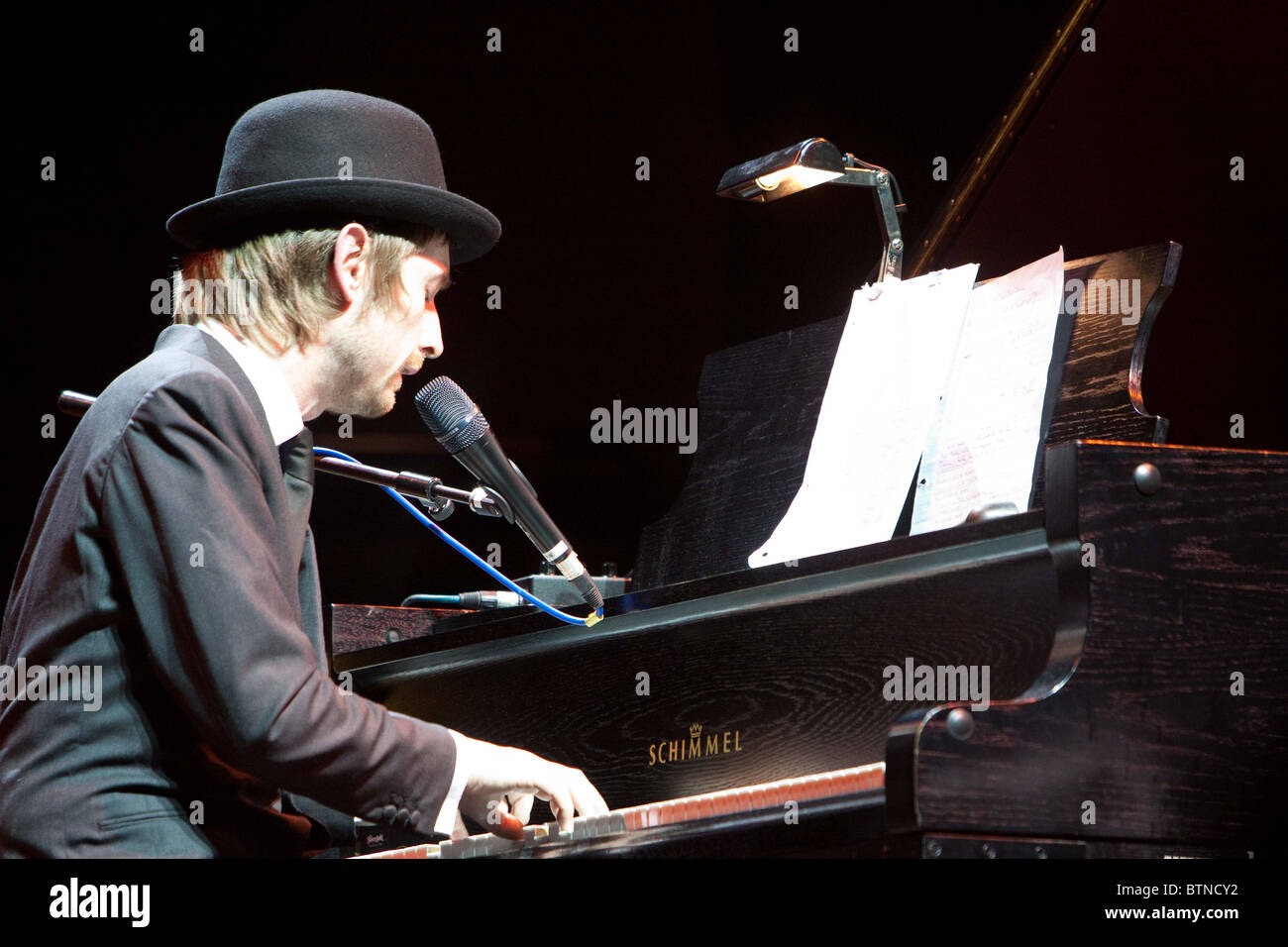 Neil Hannon of The Divine Comedy performing at the Concert Hall ...