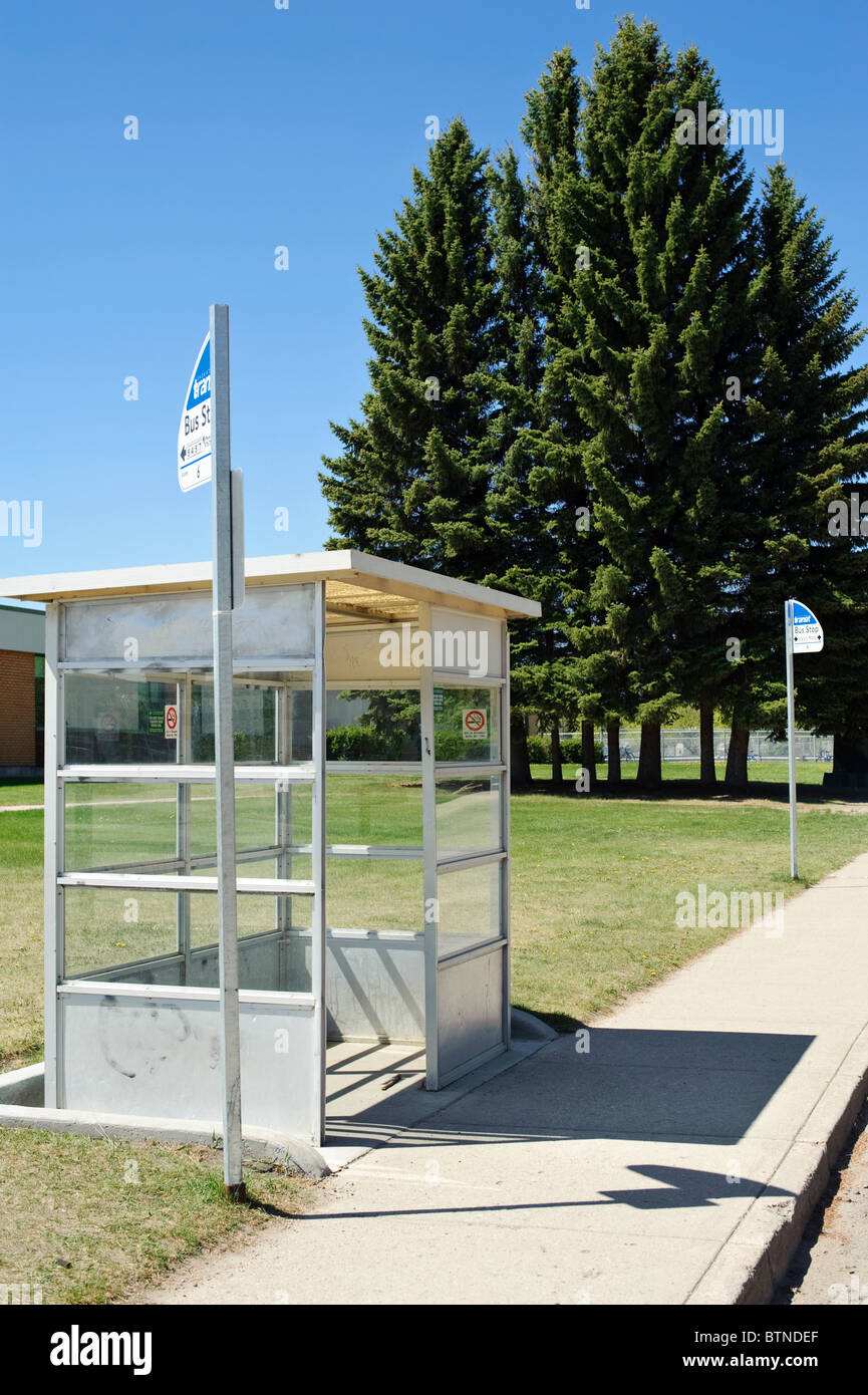 Bus stop shelter hi-res stock photography and images - Alamy