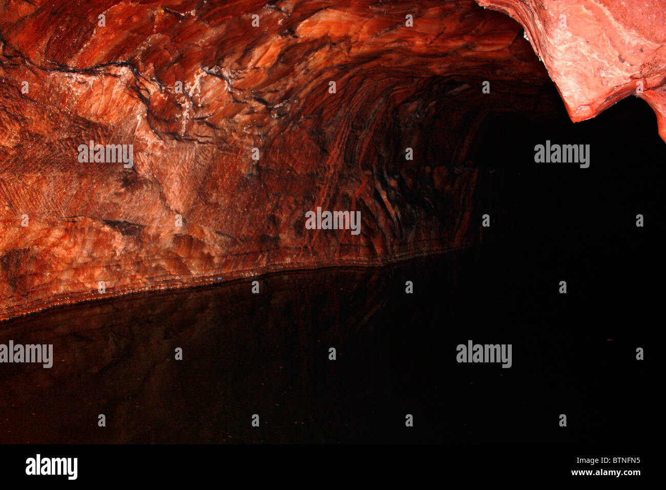 Rock salt tunnel in Khewra Salt Mines of Pakistan Stock Photo - Alamy