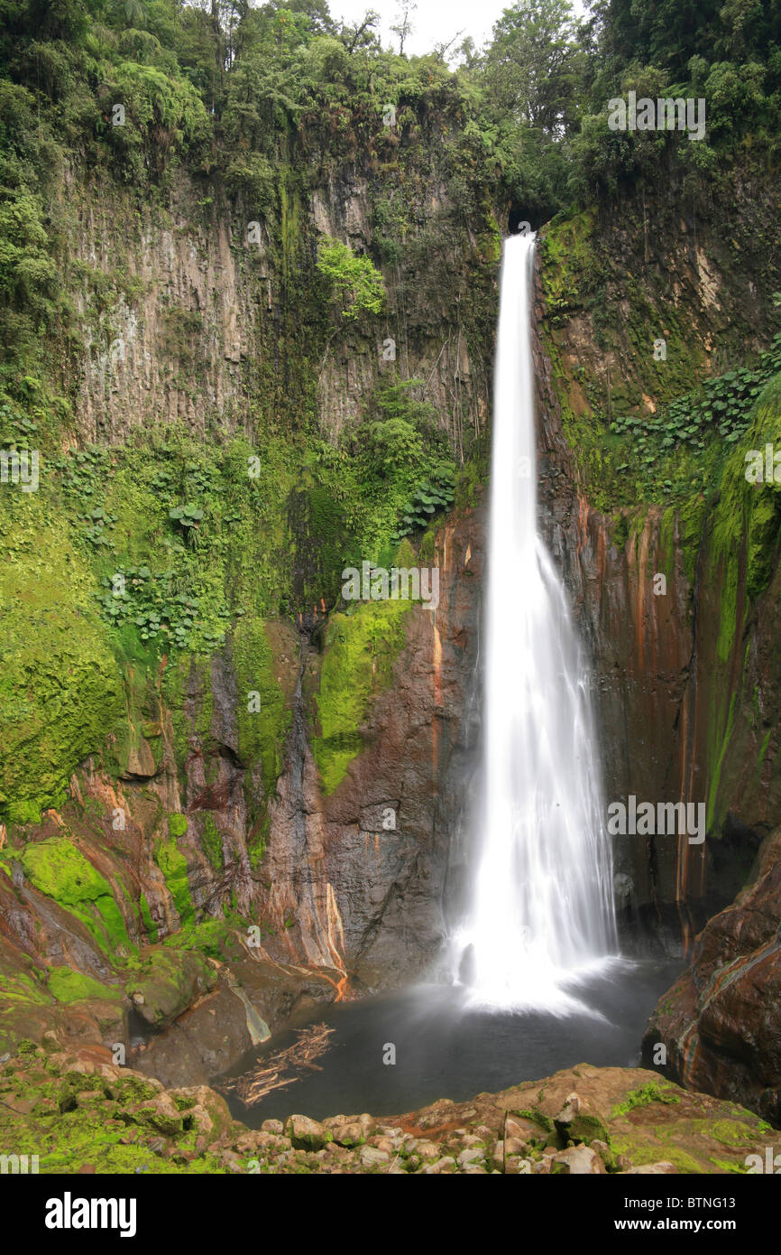 Del Toro waterfall near Poás Volcano, Costa Rica Stock Photo - Alamy