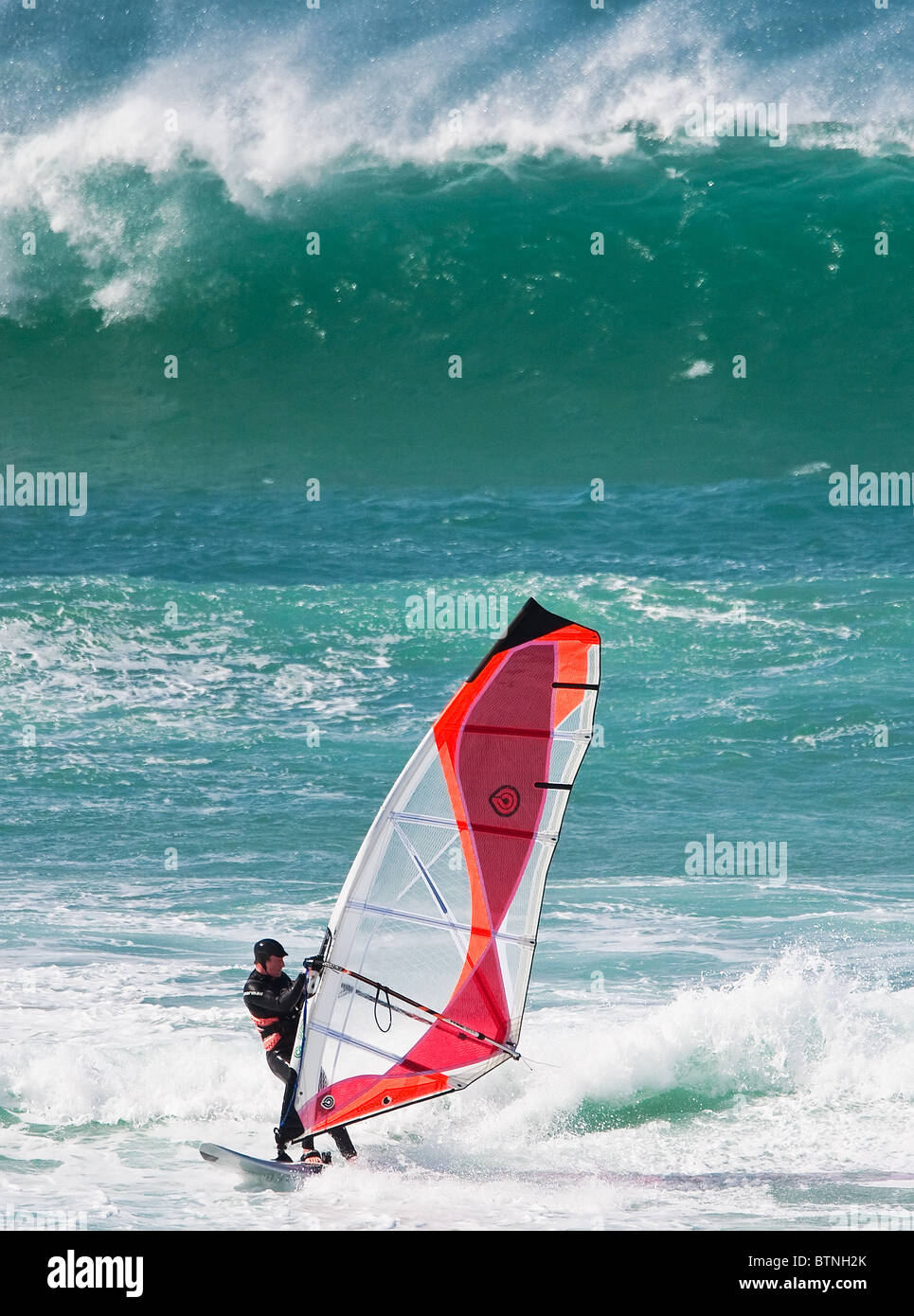 Windsurf wave riding windsurfing hi-res stock photography and images ...