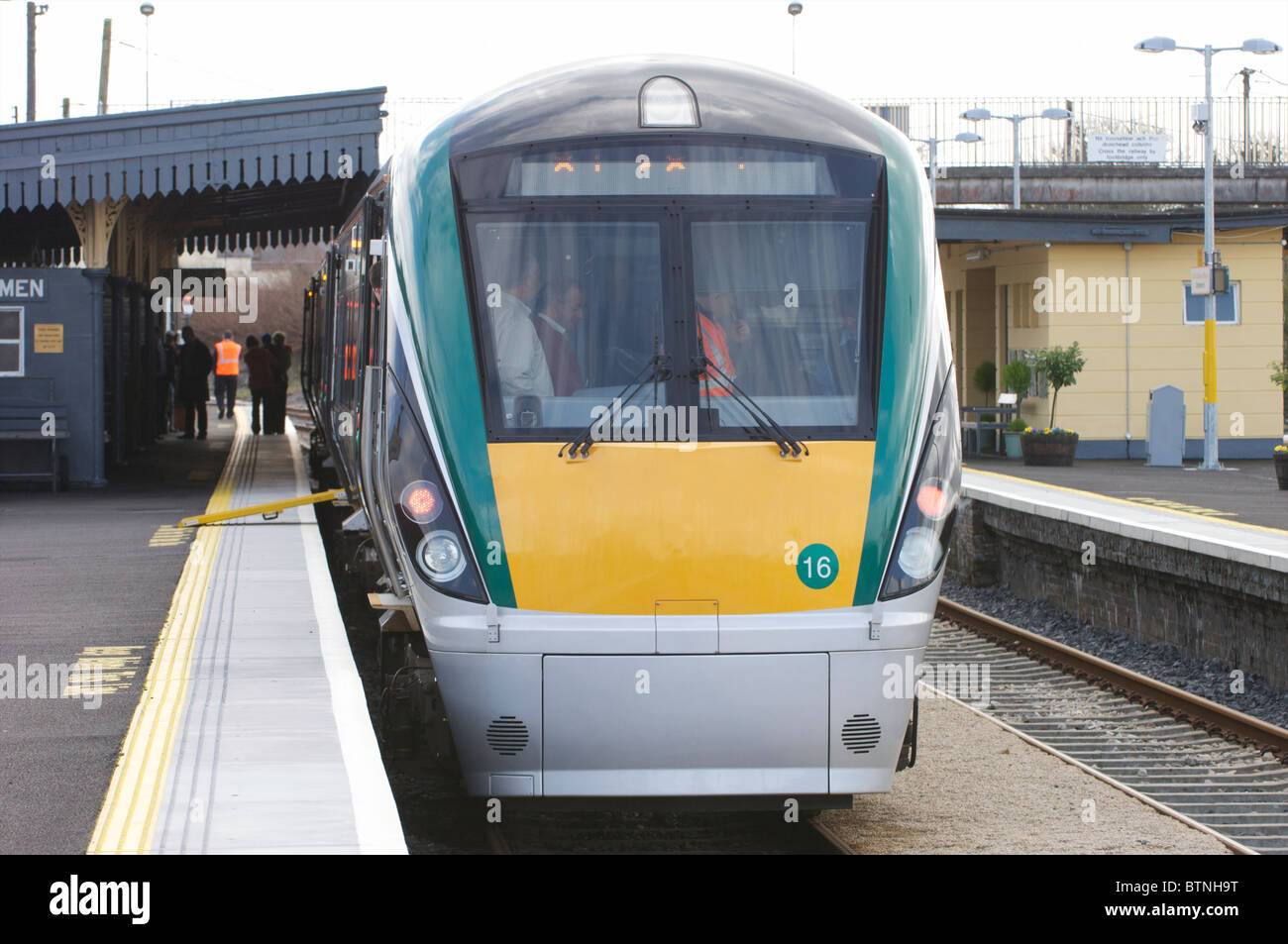 Irish rail train hi-res stock photography and images - Alamy