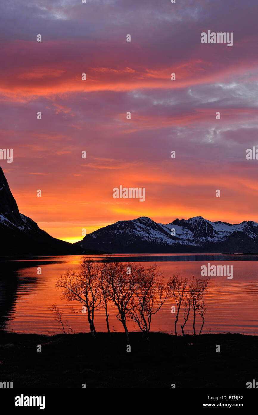 Arctic midnight sunset colors hi-res stock photography and images - Alamy