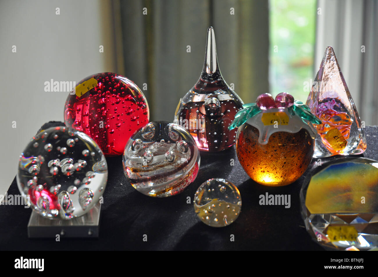 Paperweights hi-res stock photography and images - Alamy