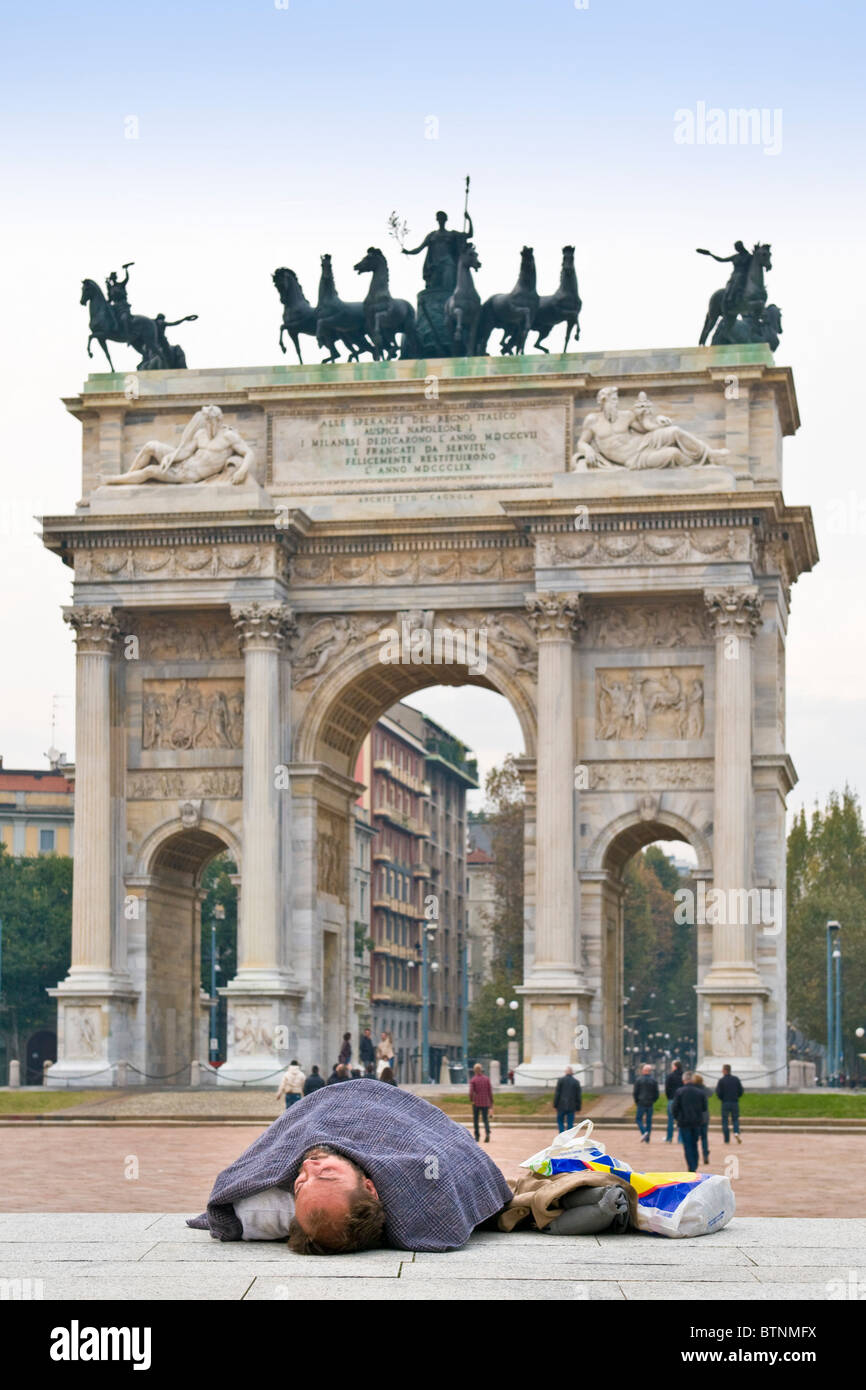 Homeless milan hi-res stock photography and images - Alamy