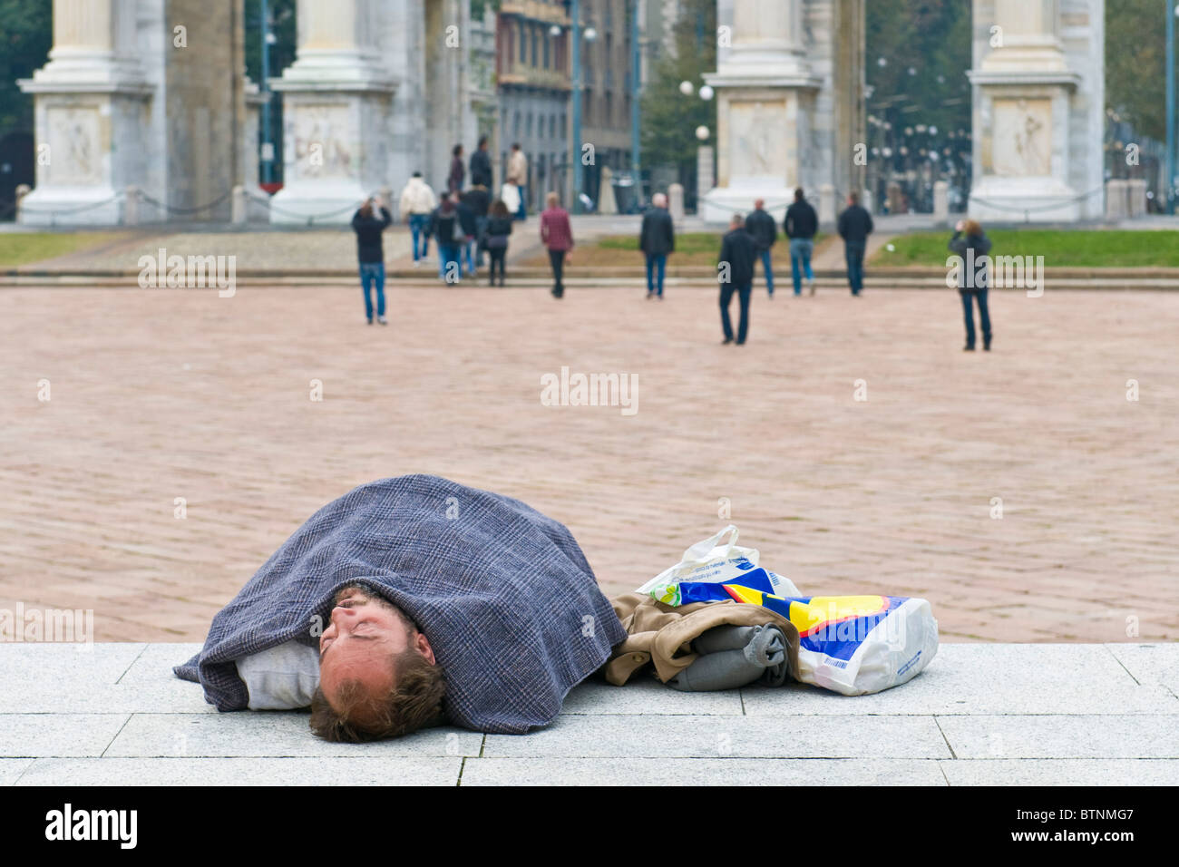 Homeless travel hi-res stock photography and images - Alamy