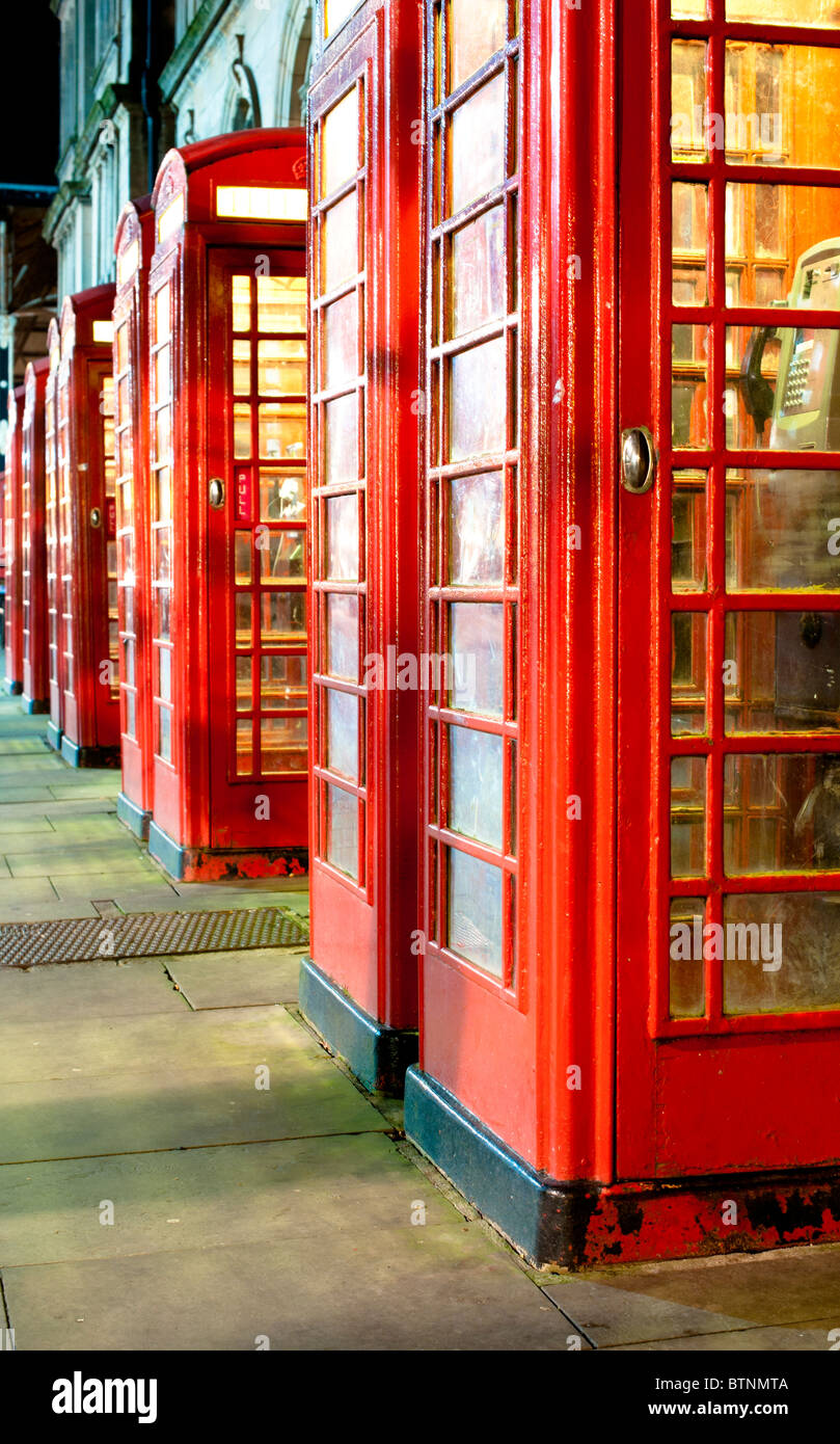 Uk telephone box hi-res stock photography and images - Alamy