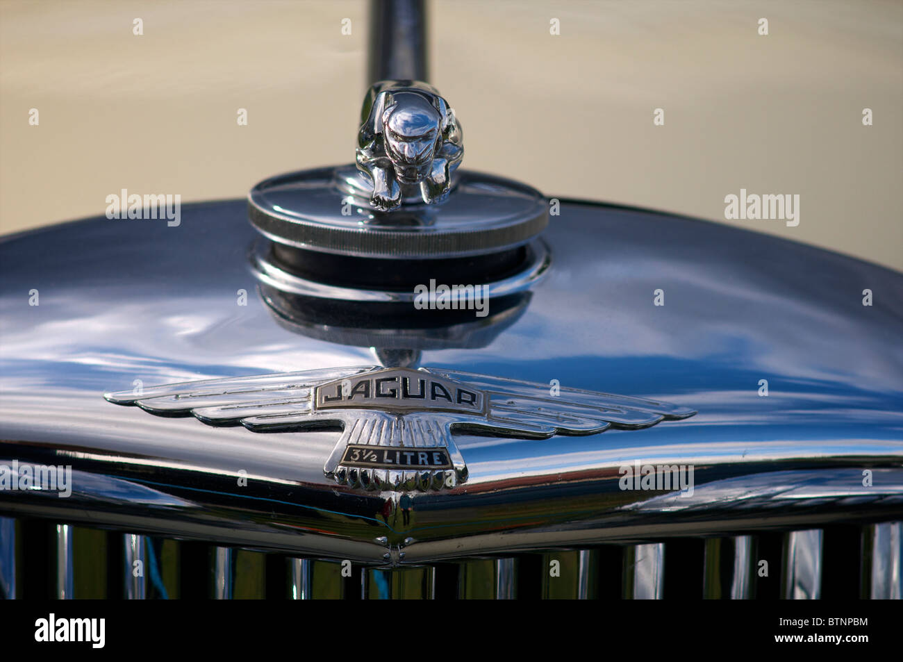 Retro classic car badges hi-res stock photography and images - Alamy