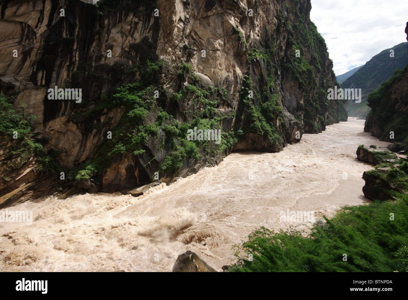 Tiger Leaping Gorge, China Stock Photo - Alamy